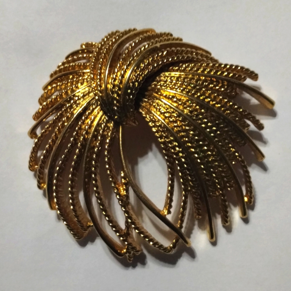 Vtg 1967 Monet Mirador Fireworks Swag Pin Brooch - Gem